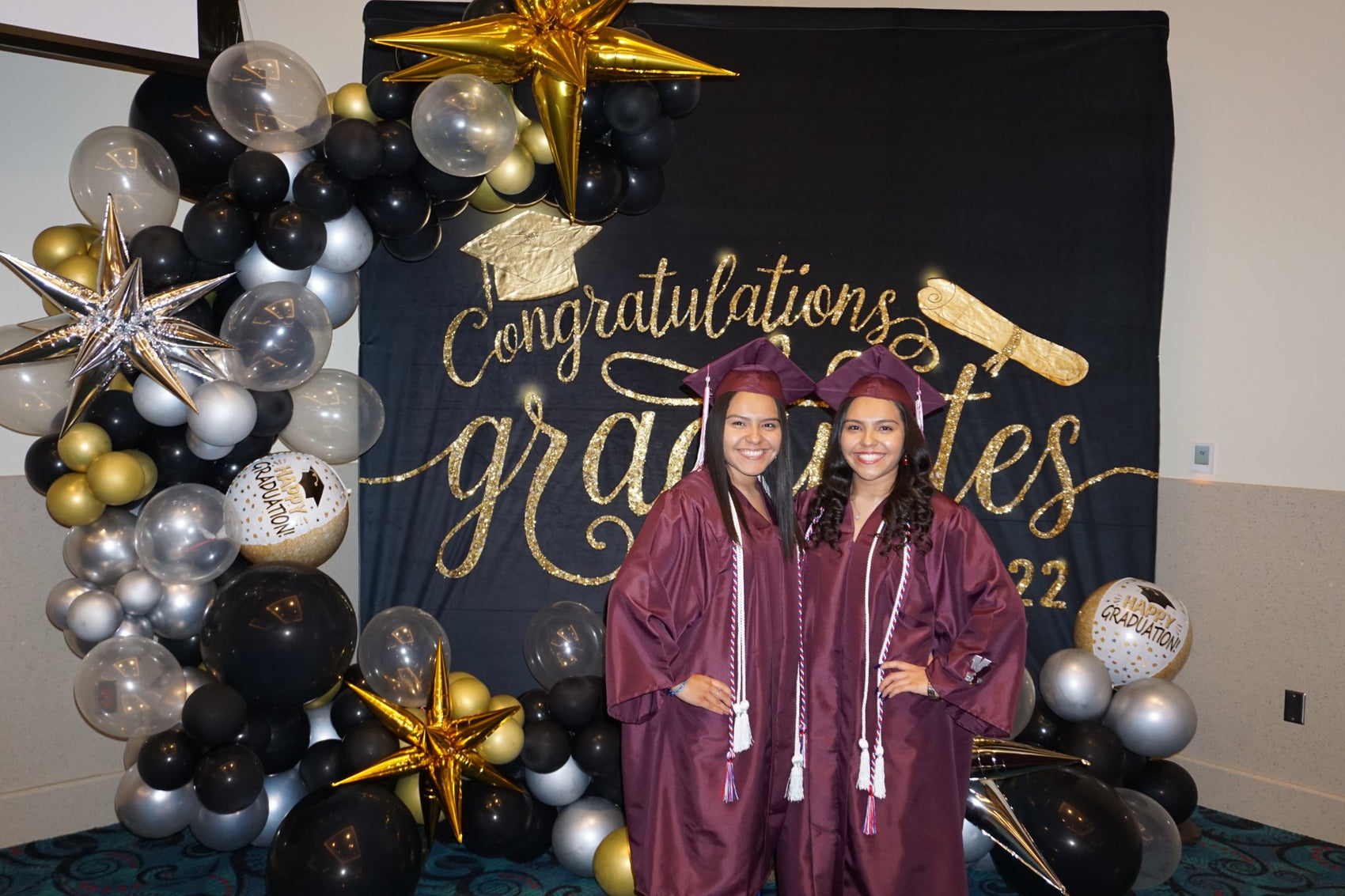 Graduation Congratulations Gold and Black Class Of 2025 Photo Backdrop
